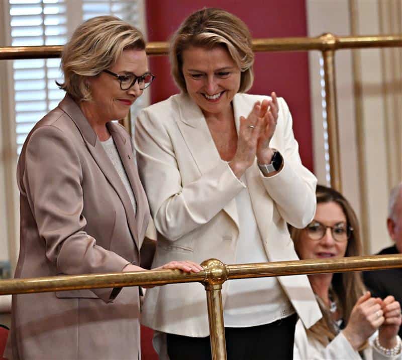 Rare apparition publique pour Sophie Thibault et sa conjointe | 7 Jours