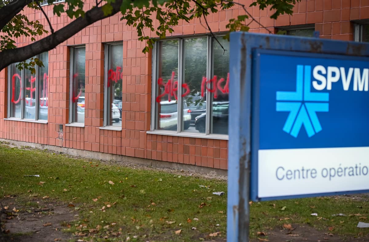 «Defund the police»: l’un des centres d’enquête du SPVM vandalisé | TVA ...