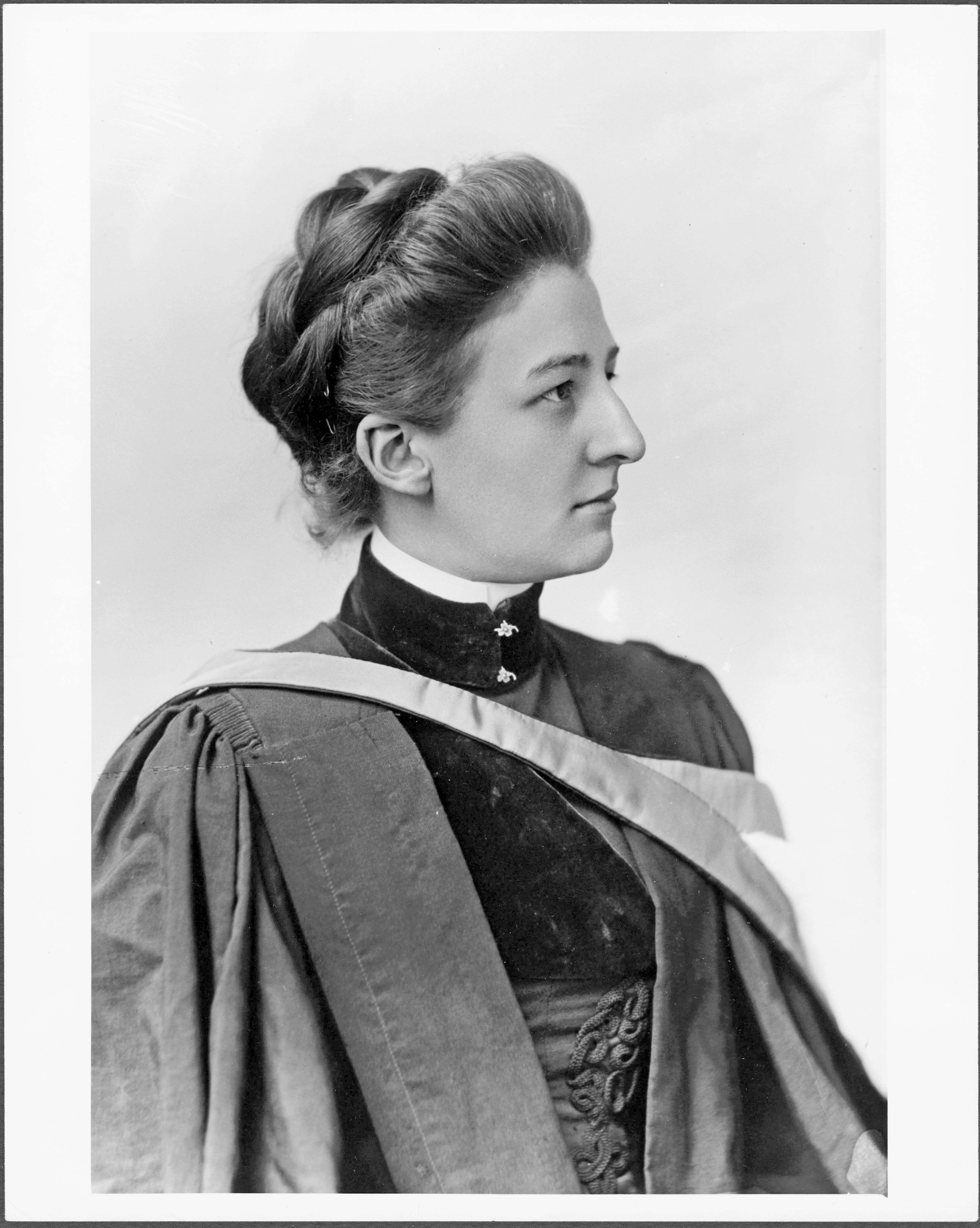 Visages de notre histoire: portrait de Carrie Derick | JDM