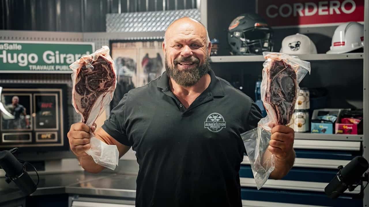 Un nouveau rôle de porte-parole pour Hugo Girard! | Salut Bonjour