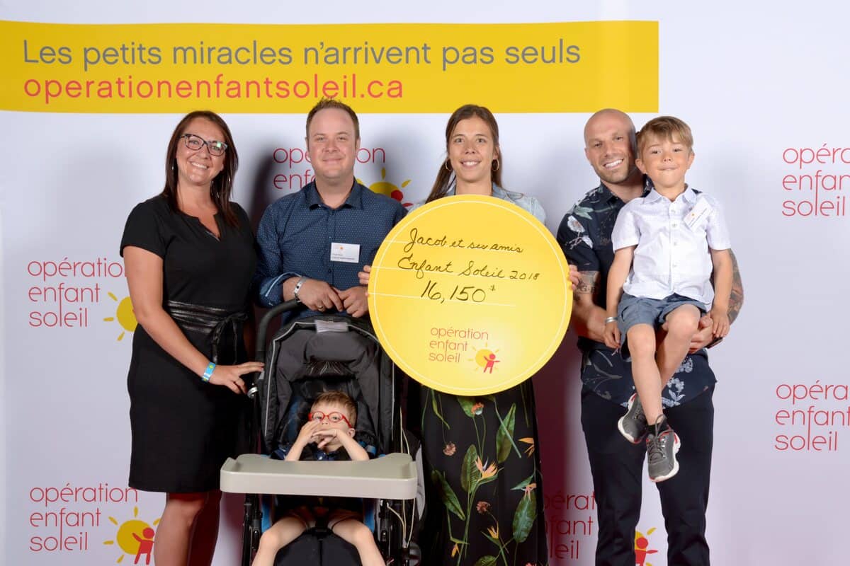 Jeanick Fournier, Pomme and Roch Voisine performing at the Opération ...
