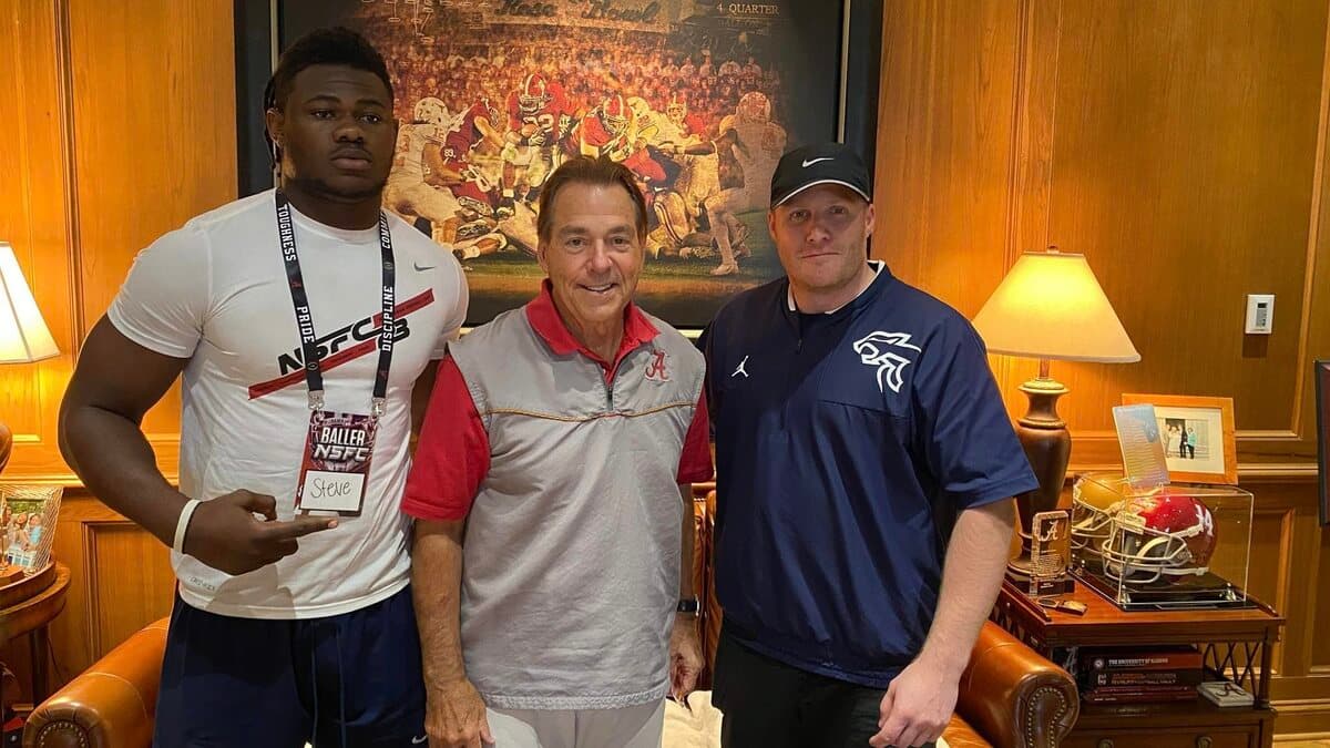 Courtisé par Nick Saban et l'Université de l'Alabama, un joueur du CNDF ...