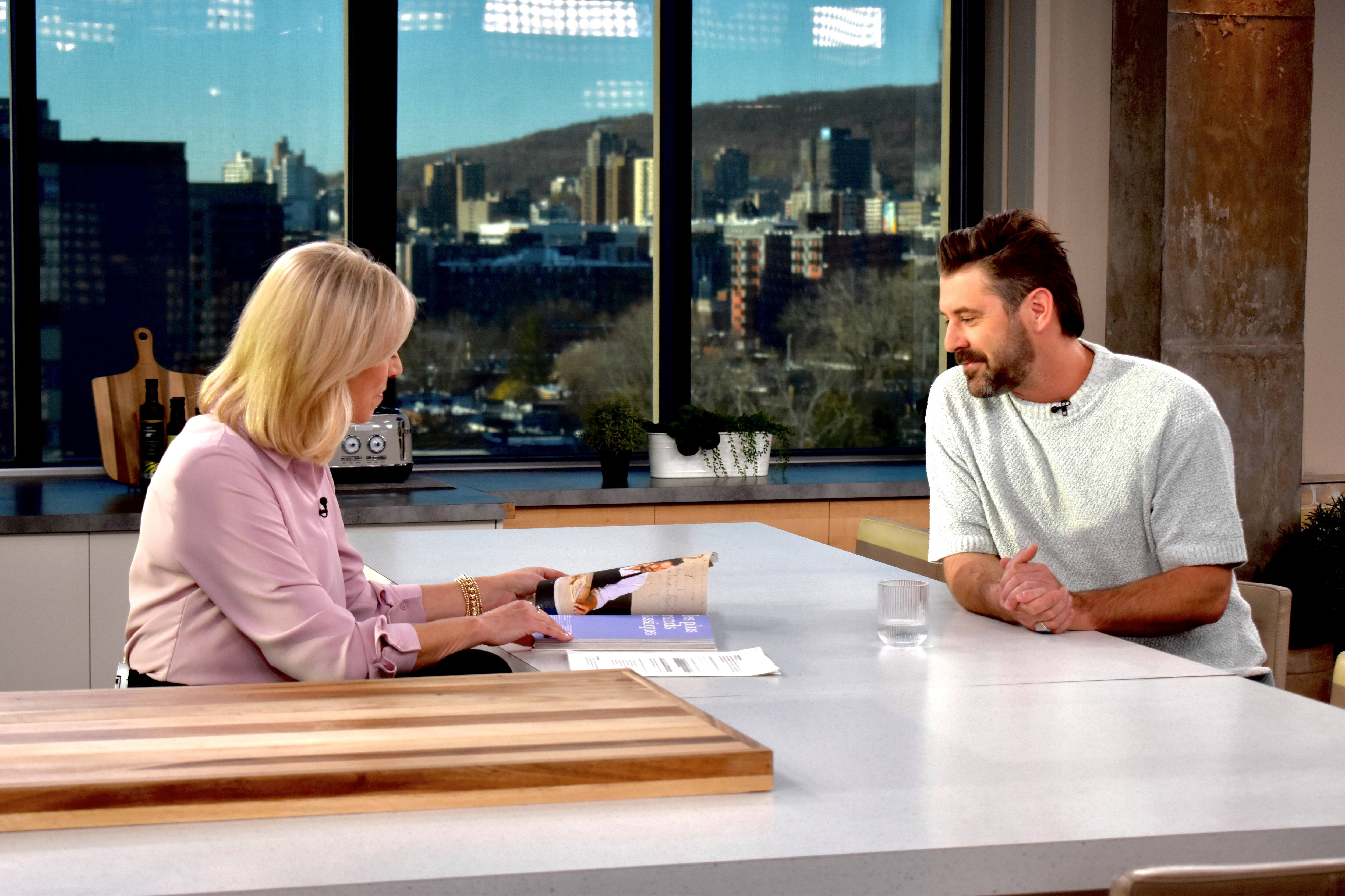 Chef John Mike réalise son rêve avec ce nouveau projet! | Salut Bonjour