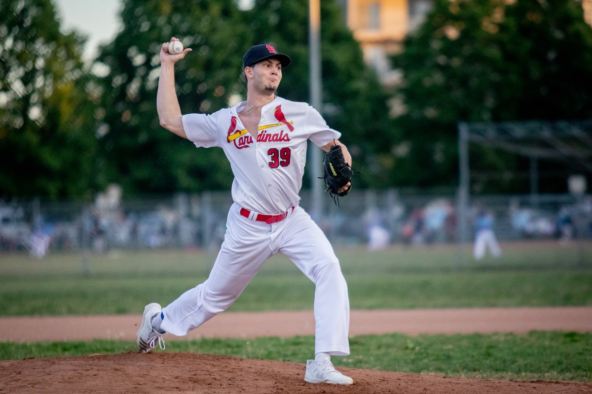 Un lanceur québécois repêché par les Rays - TVA Sports