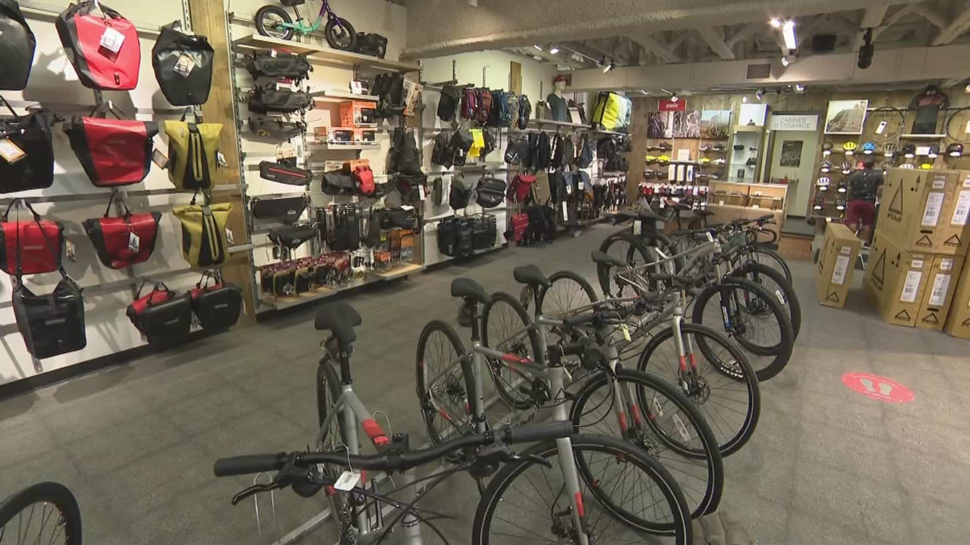 Les équipements de plein air s’envolent | TVA Nouvelles