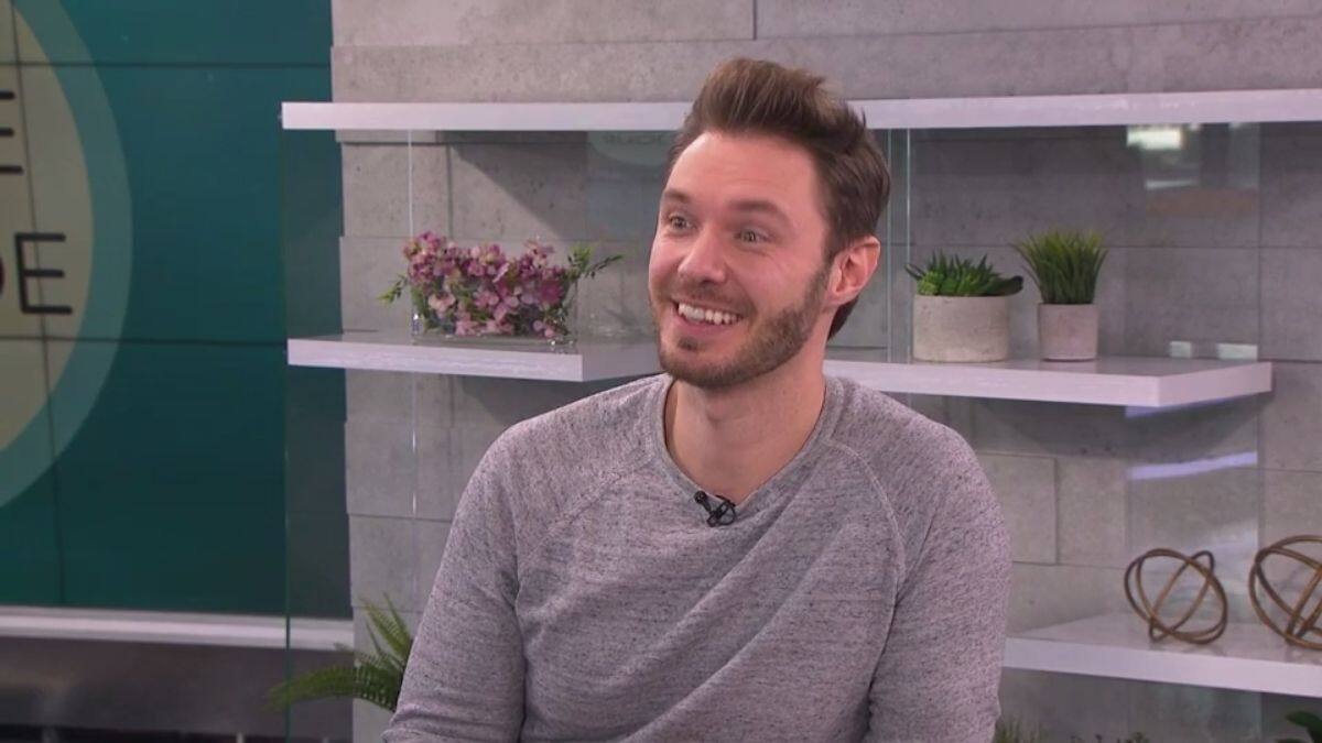 C’est le temps de découvrir des traditions inusitées, avec Martin ...