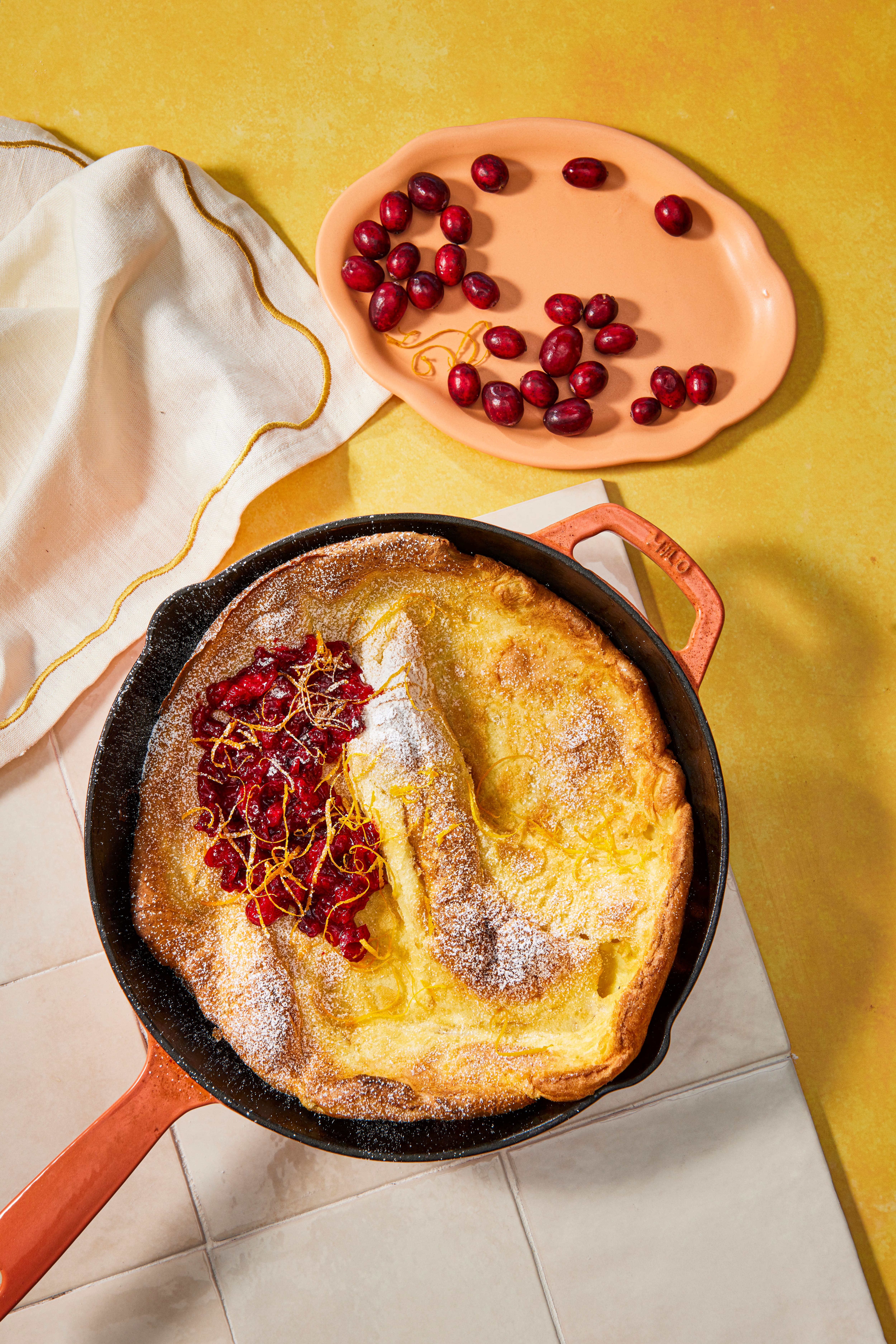 Crêpe soufflée aux canneberges (dutch baby) | Coup de pouce