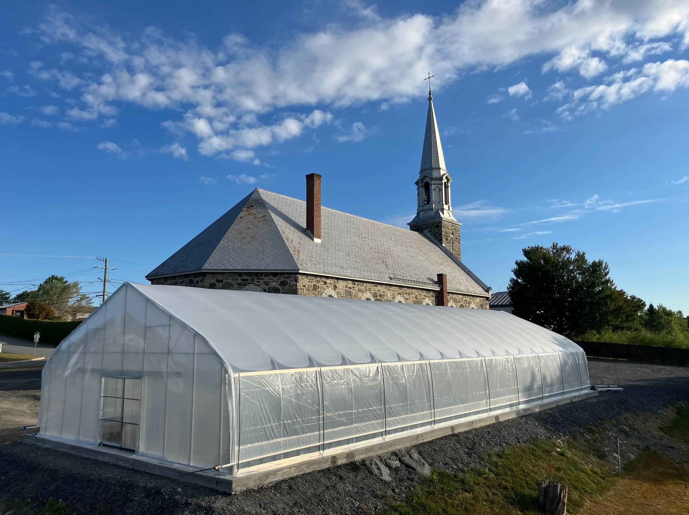 Un Beauceron transforme une église en usine à légumes et nourrit 6000 ...