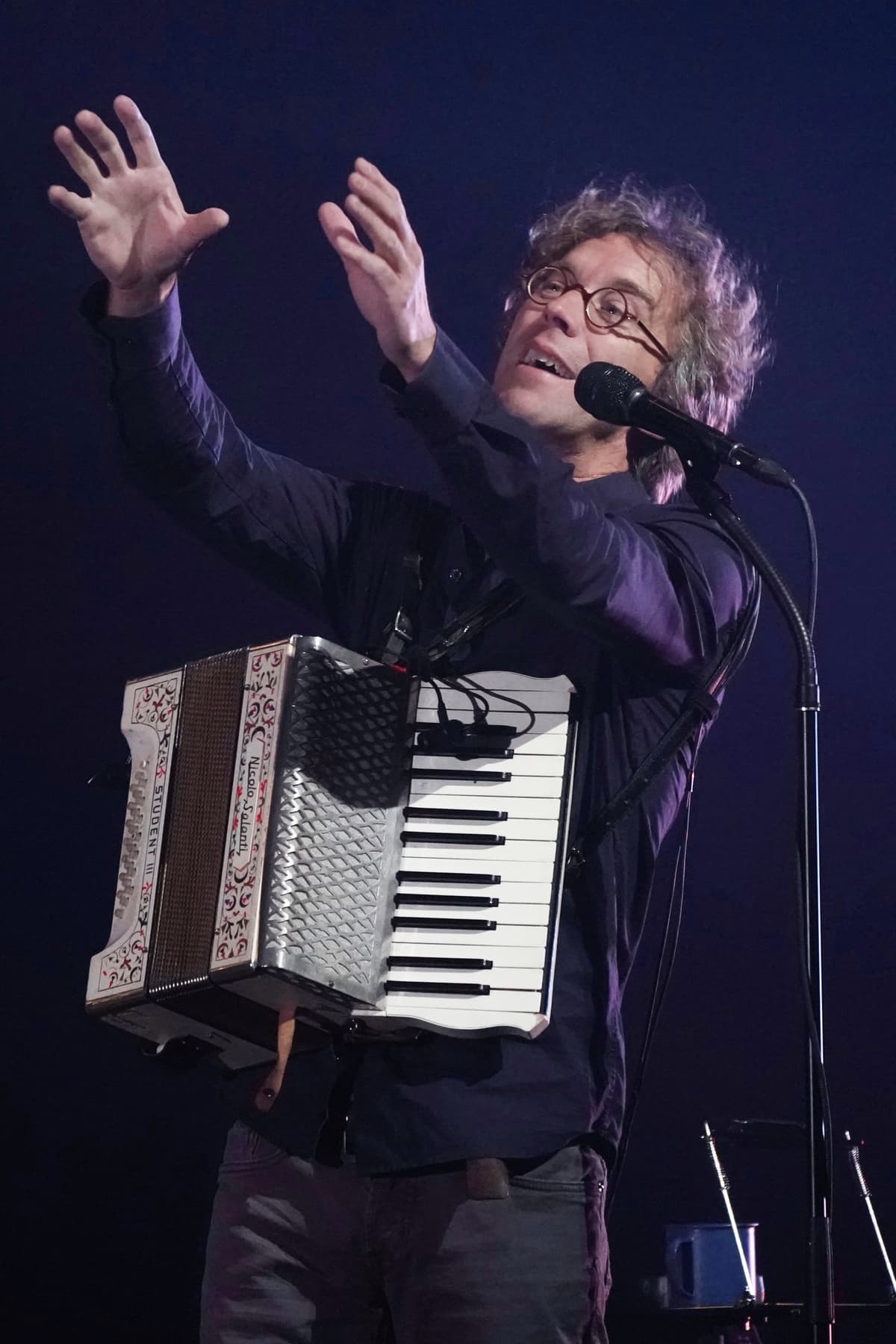 «La descente aux affaires»: Fred Pellerin toujours aussi drôle et ...