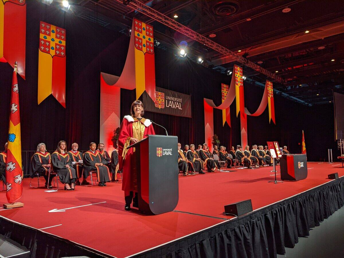 Université Laval: les diplômés de la pandémie enfin réunis | TVA Nouvelles
