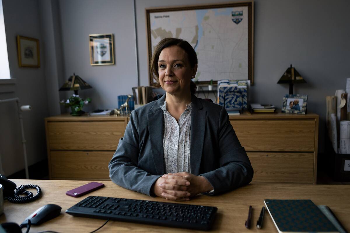 «Sorcières»: «La mairesse porte un lourd secret», selon la comédienne ...