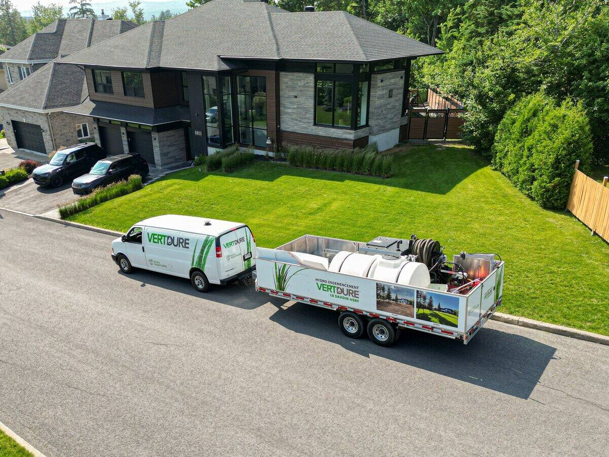 Vertdure prend de l'expansion: l'entreprise lance 24 franchises en hydro-ensemencement | JDQ