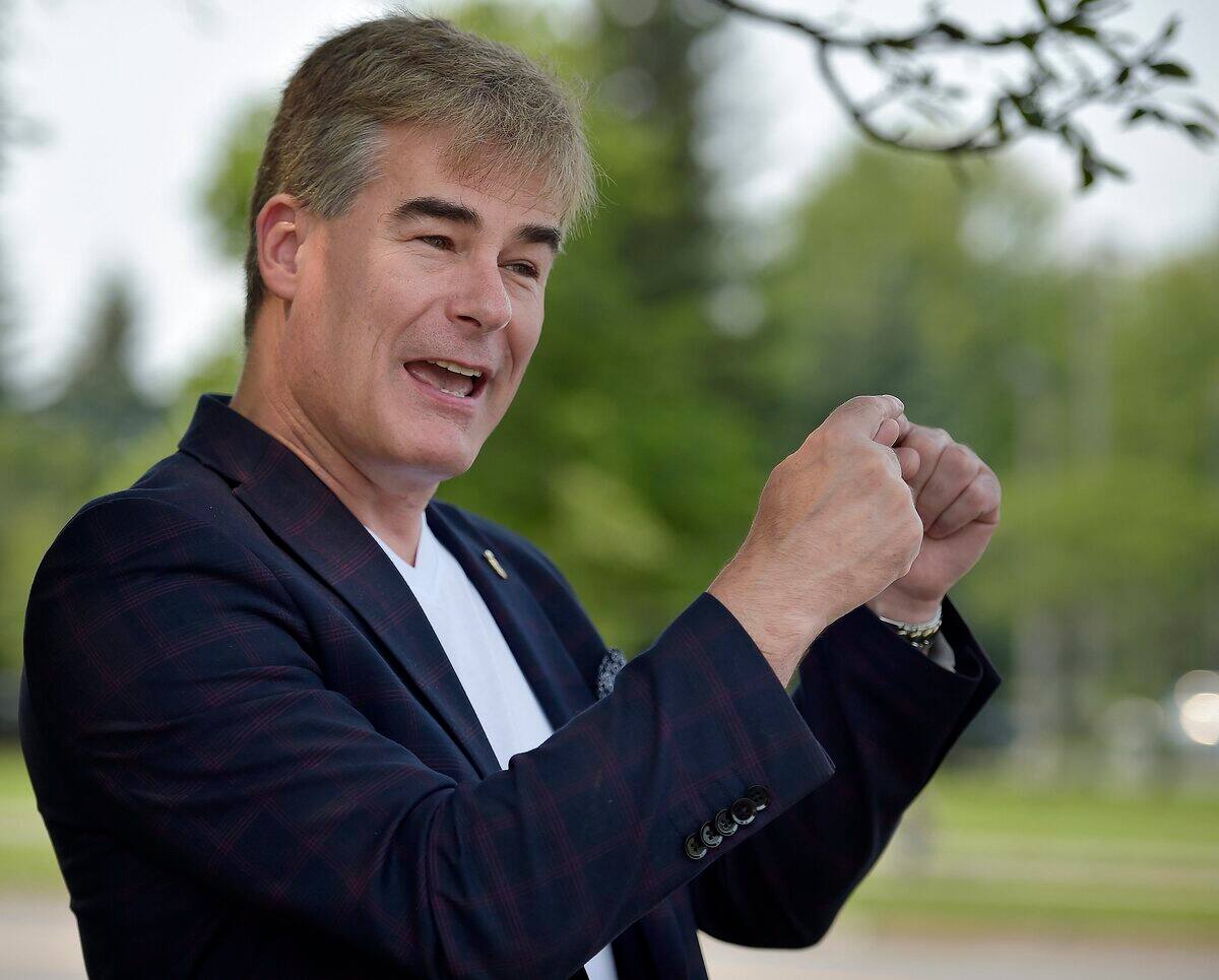 Paquet devient chef de Québec 21, Mélançon revient au bercail | TVA ...