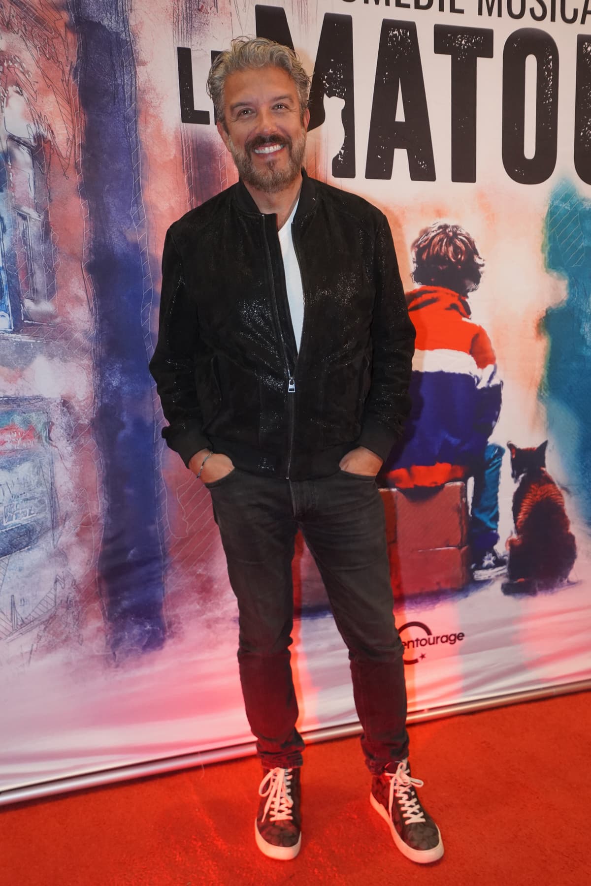 Toutes les vedettes sur le tapis rouge de la comédie musicale «Le Matou ...