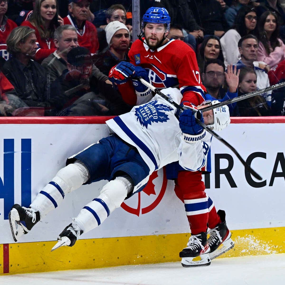 Victoire du Canadien contre les Maple Leafs: Caufield et son sourire | JDM