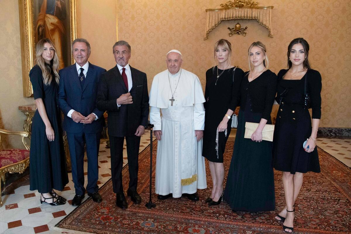 Le pape François reçoit Sylvester Stallone au Vatican | TVA Nouvelles