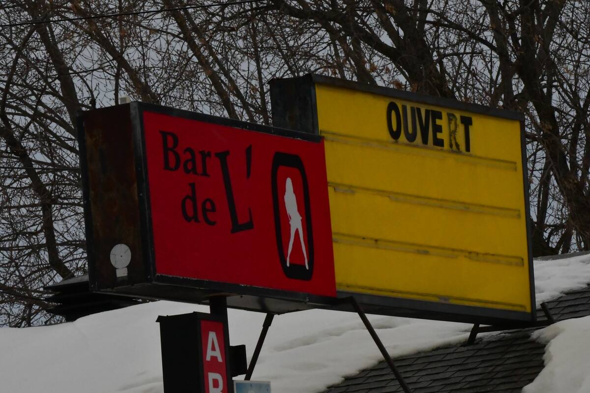 [PHOTOS] Incendie suspect dans un bar de danseuses de la Beauce | JDM