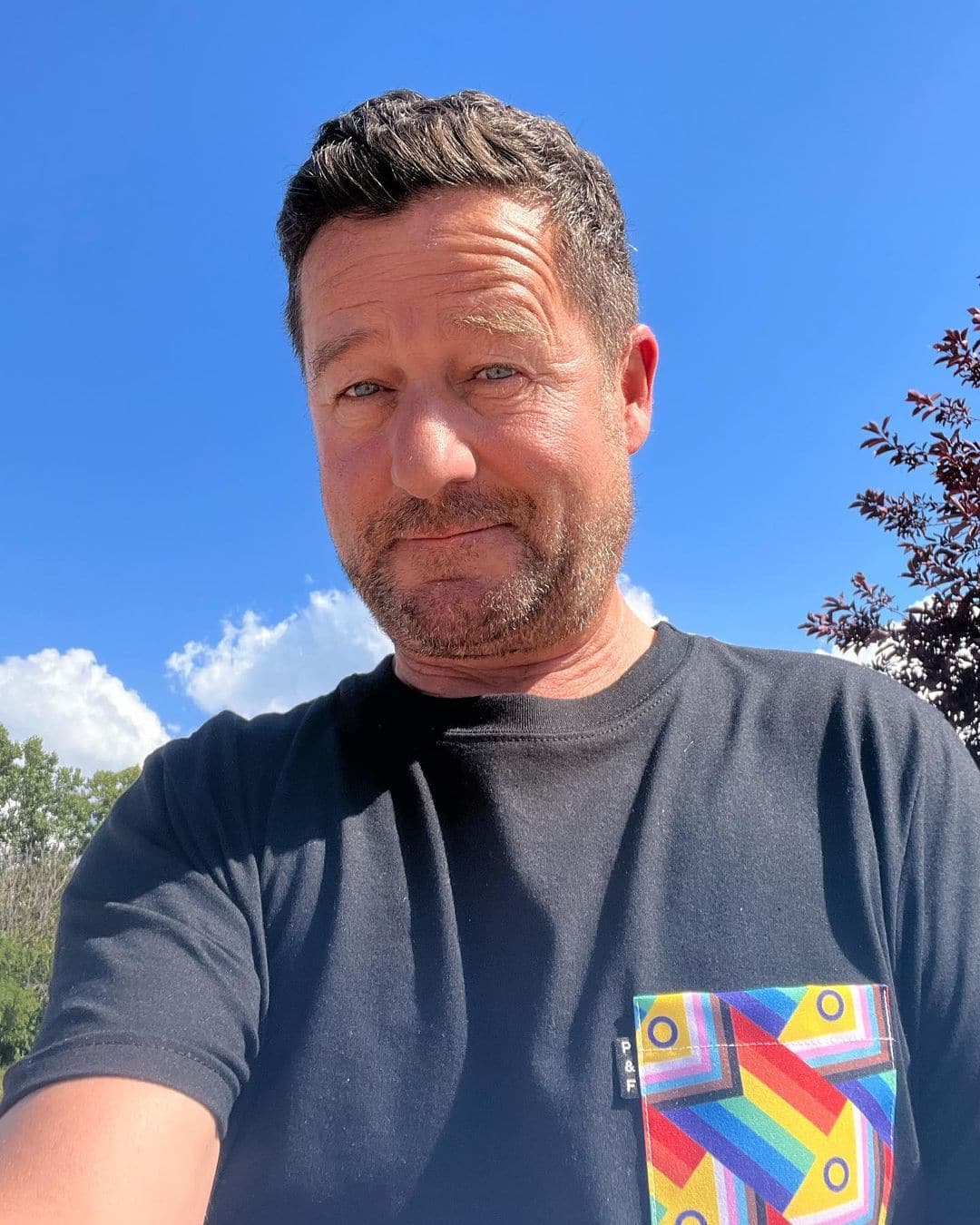 Dany Turcotte partage une photo avec son amoureux lors d’un moment bien ...