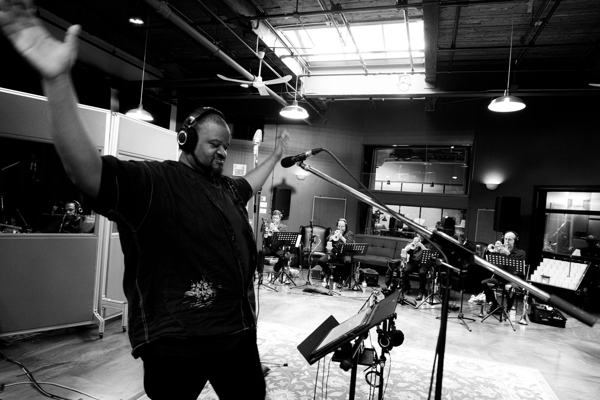 Maka Kotto chante un hommage à sa mère décédée sur son nouvel album ...