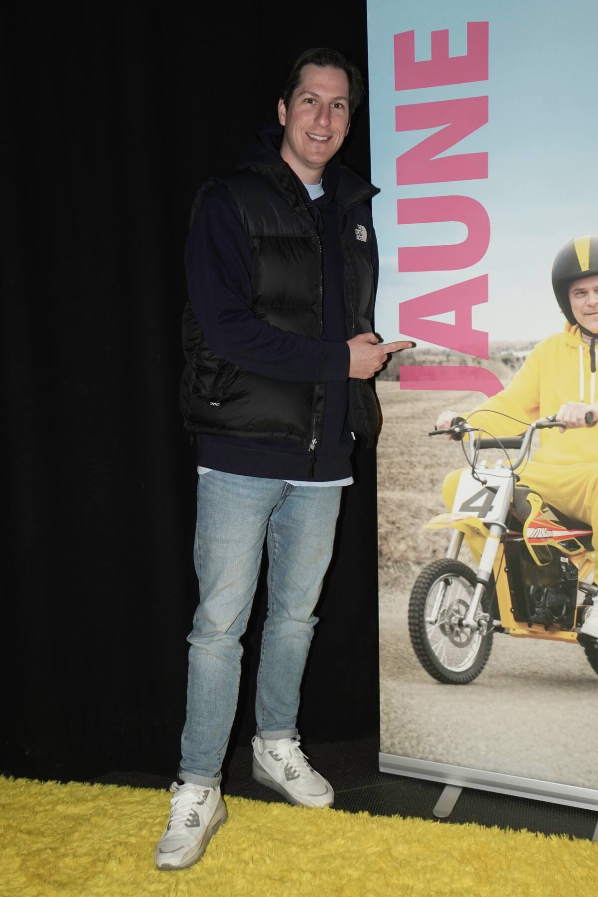 L’ancien Chick’n Swell Daniel Grenier livre un nouveau spectacle solo niaiseux et rigolo | JDM