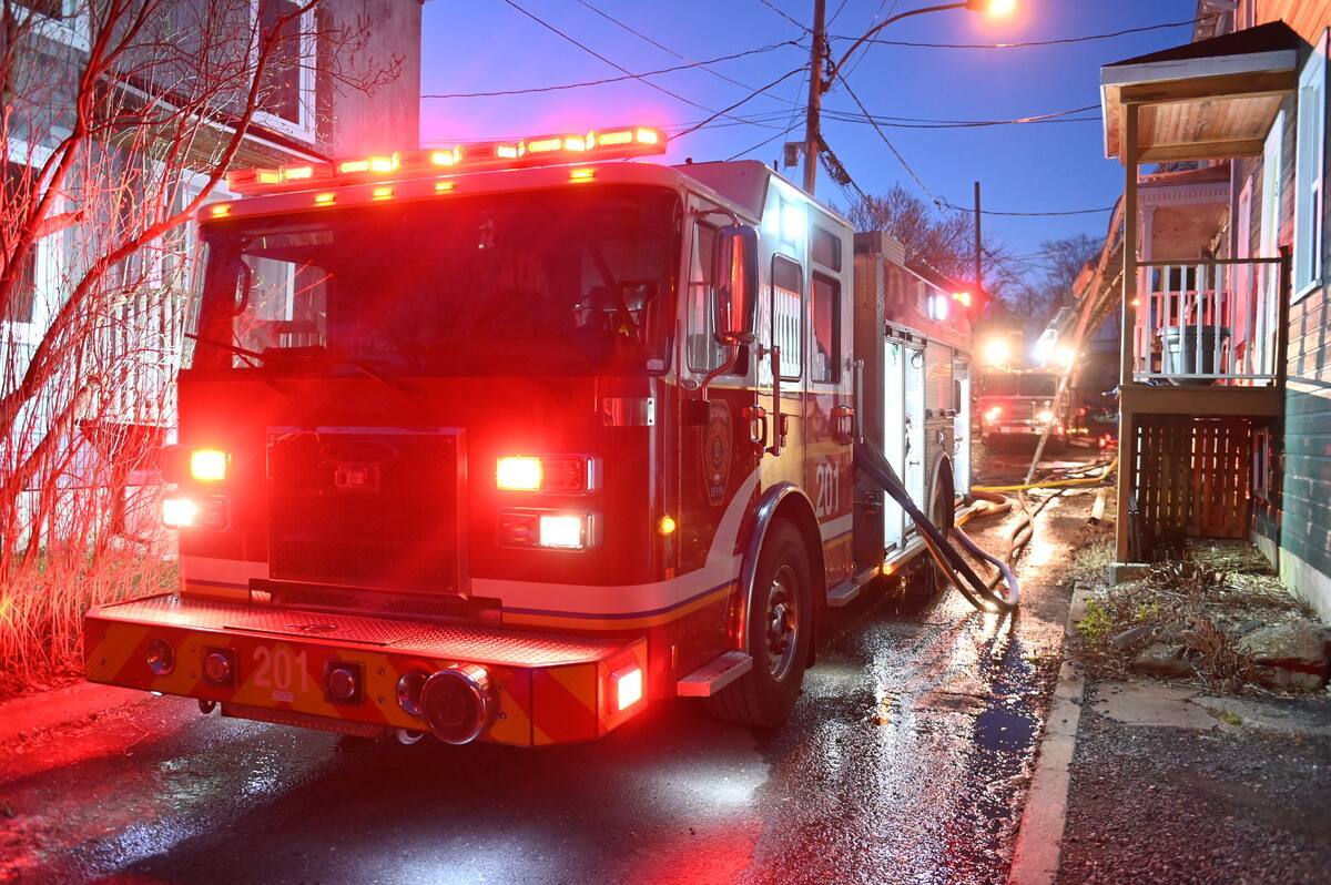 [EN IMAGES] Incendie mortel dans un triplex de Lévis | JDQ