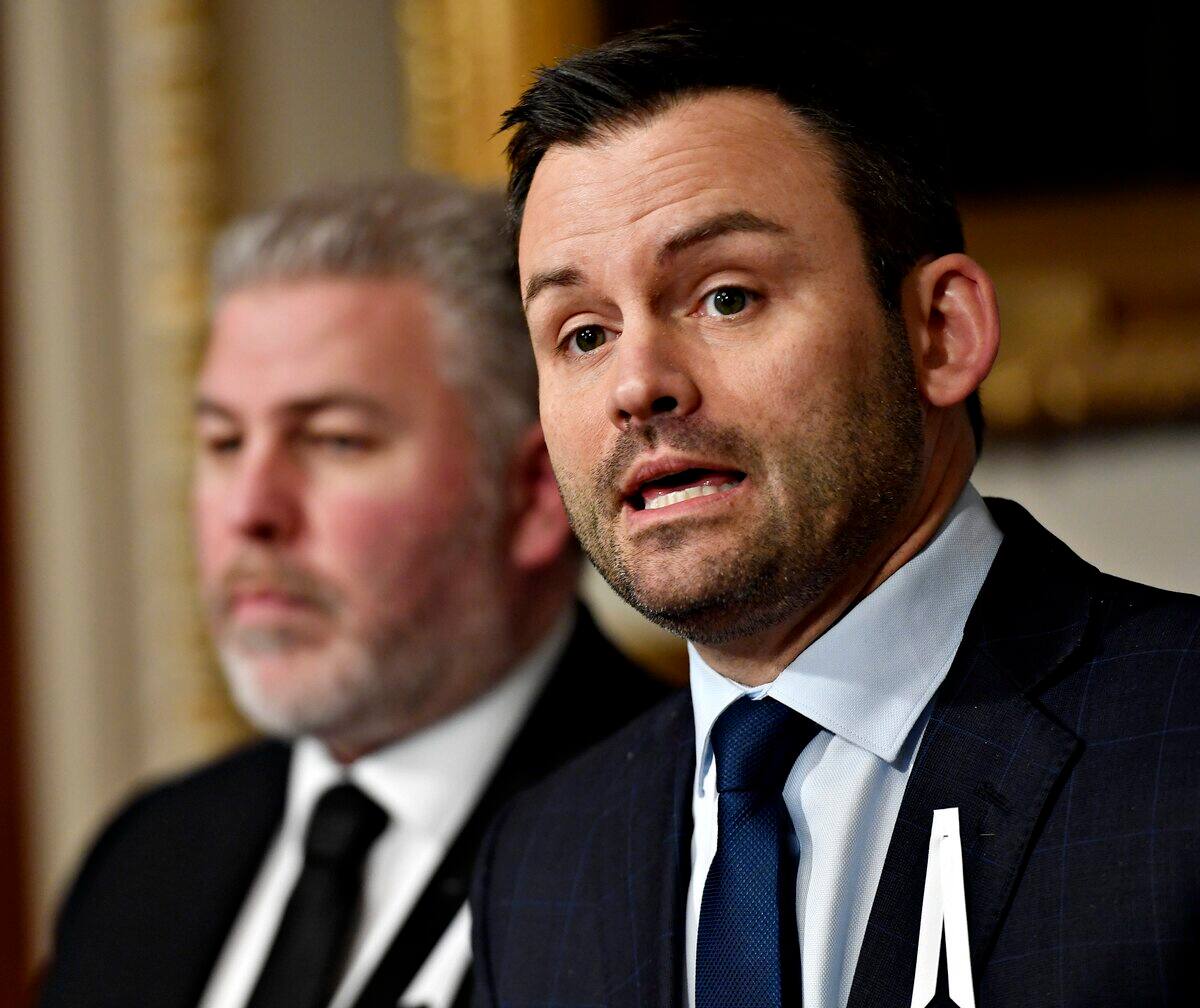 Le PQ lance une publicité contre la CAQ | TVA Nouvelles