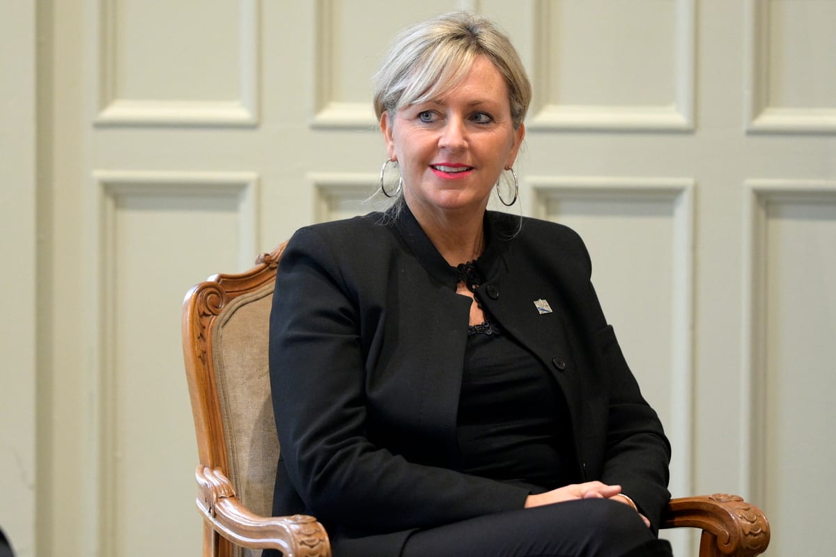 $1,800 for a “ministerial meeting” with foie gras in the office of ...