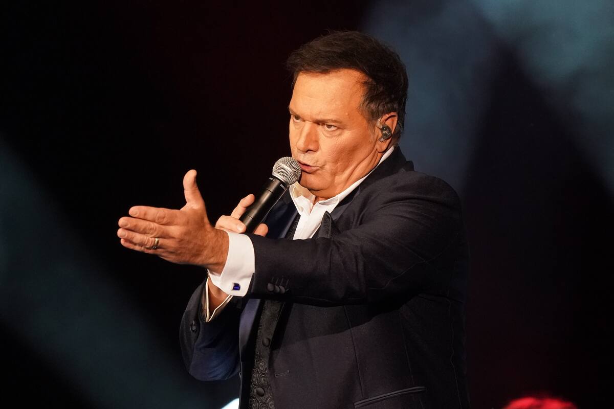 «Aznavour – Désormais»: Mario Pelchat reprend le répertoire d'Aznavour dans cet ultime hommage | JDM