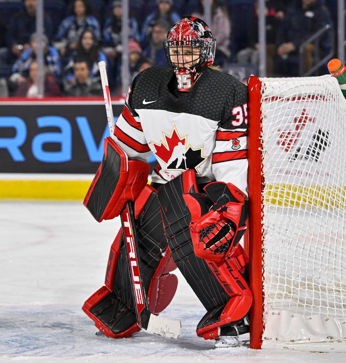 Hockey féminin: les parents d’Ann-Renée Desbiens ont été qualifiés de ...