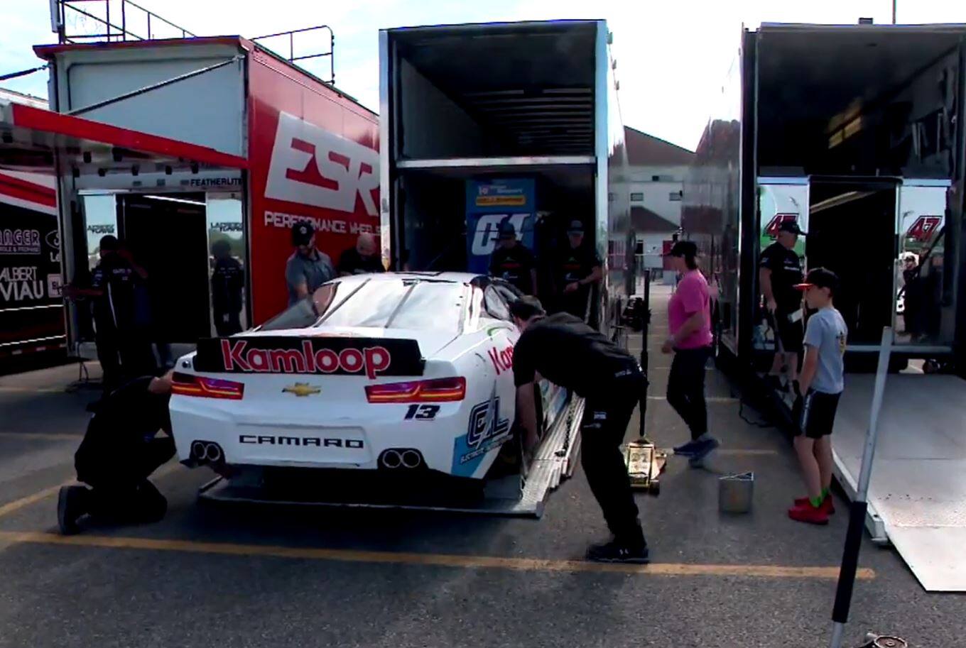 Les voitures entrent en piste à Trois-Rivières | TVA Nouvelles