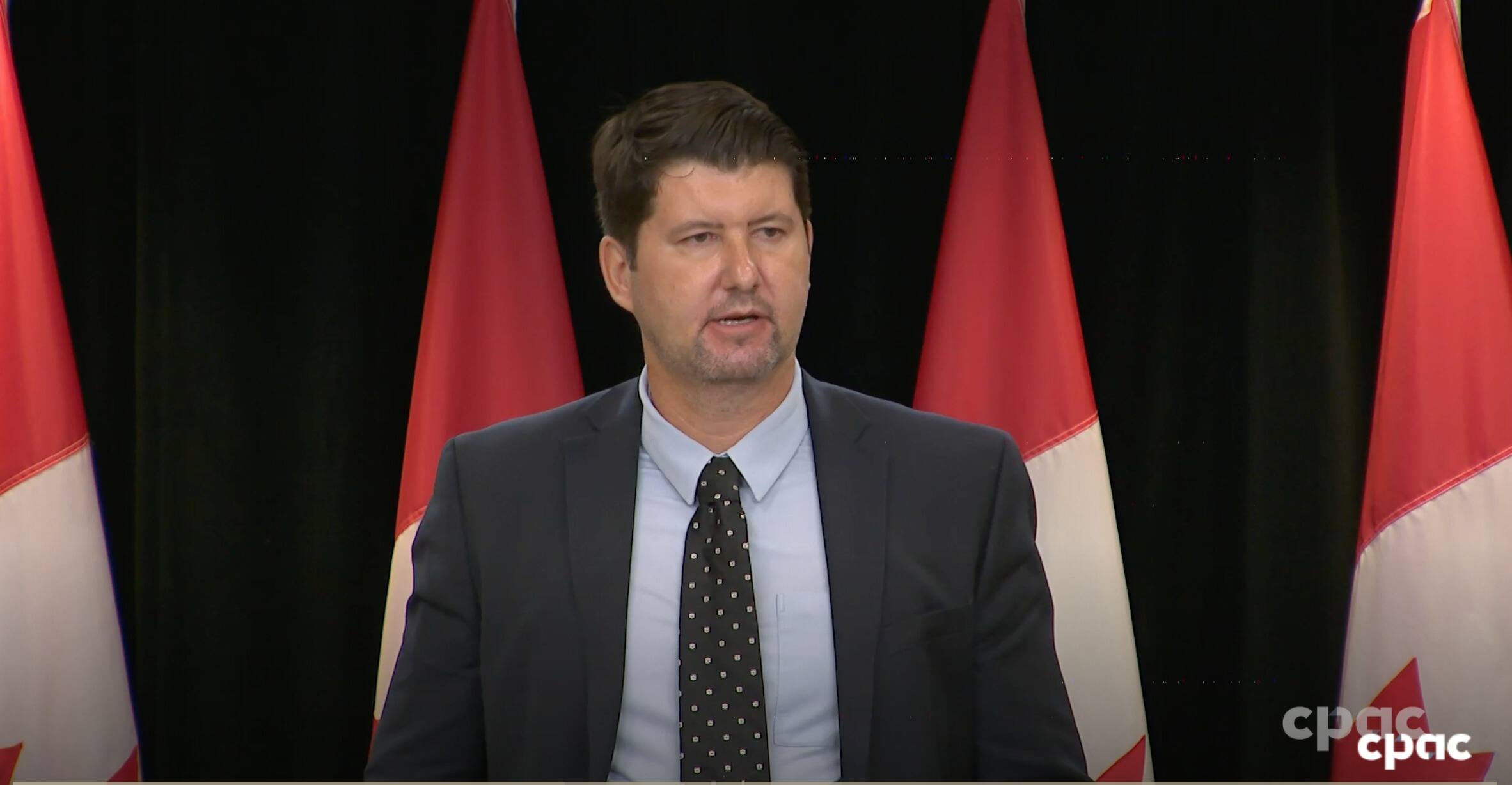 Le système de contrats publics du Canada est complètement archaïque ...