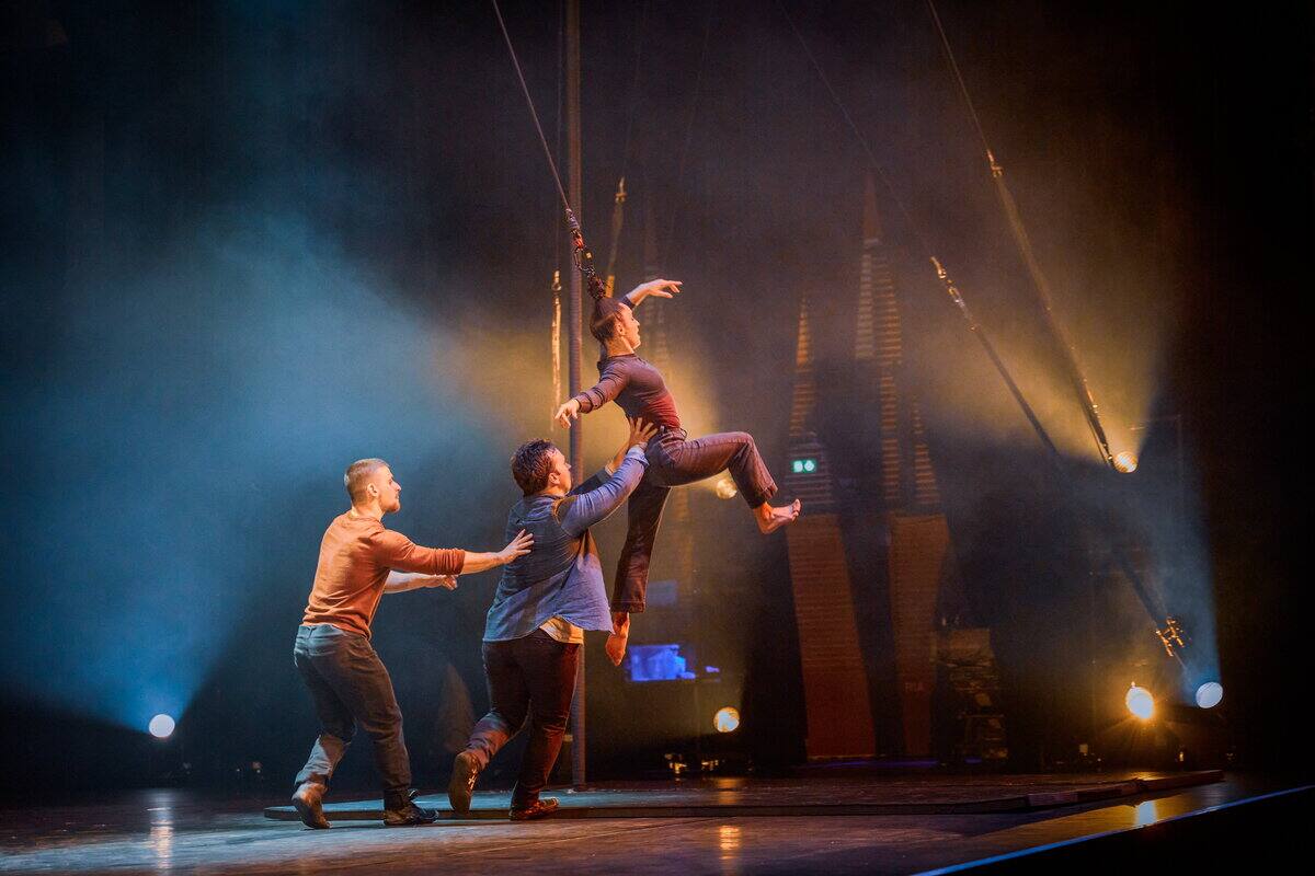 Voici ce qu’on a pensé de la nouvelle création ingénieuse de la troupe ...