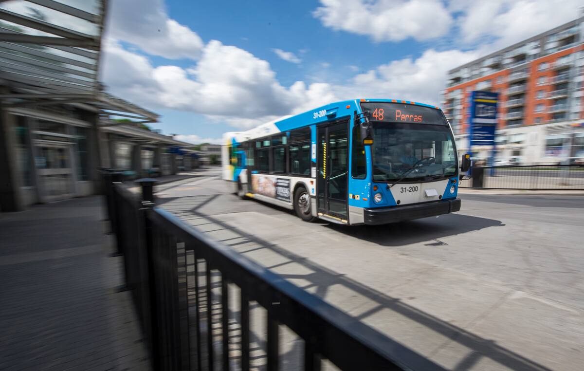 Montréal: un bus sur quatre est en retard, dénonce l’opposition | TVA ...