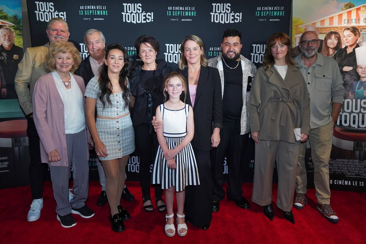 [PHOTOS] Julie Le Breton bien entourée sur le tapis rouge de la ...