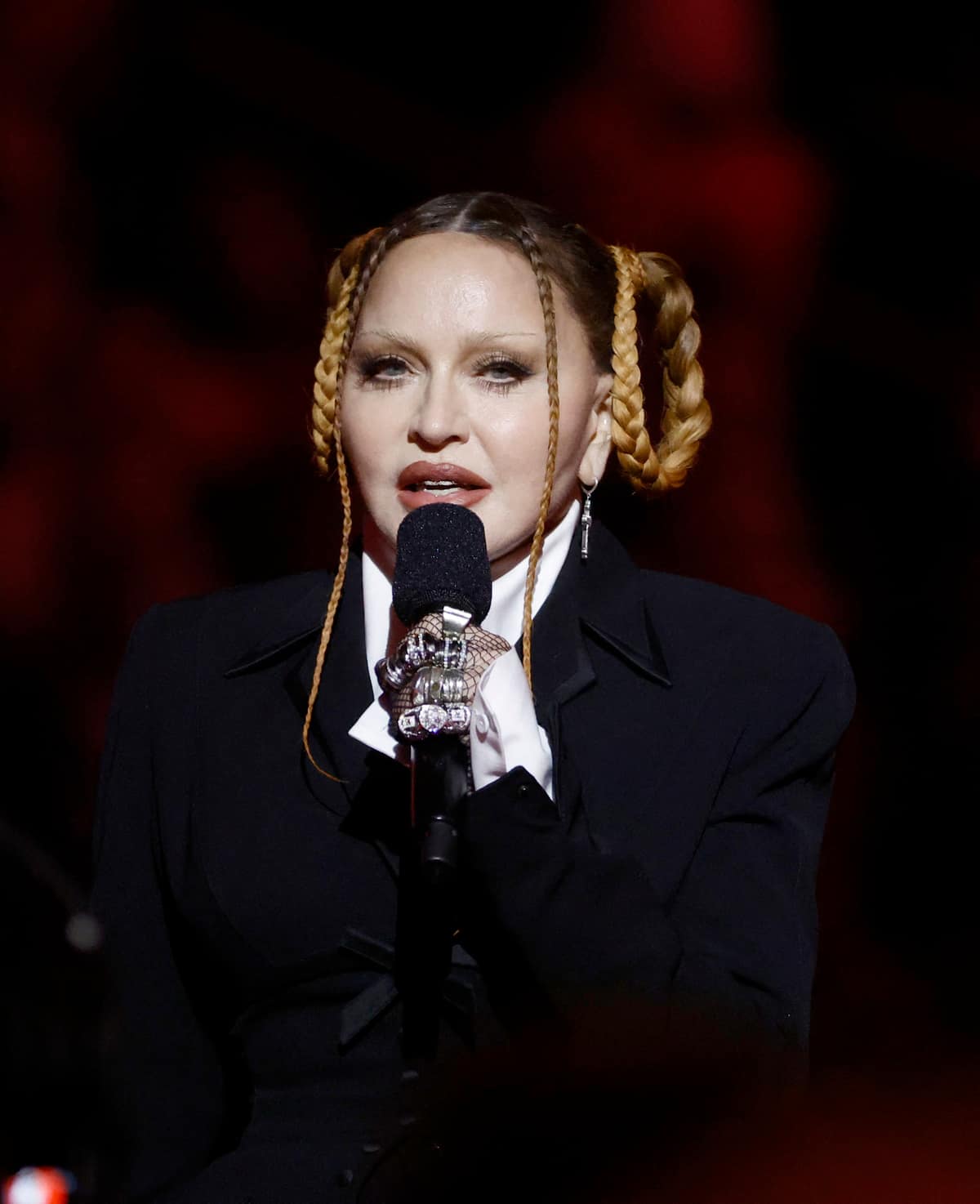 Madonna est méconnaissable aux Grammys et les téléspectateurs n'en ...