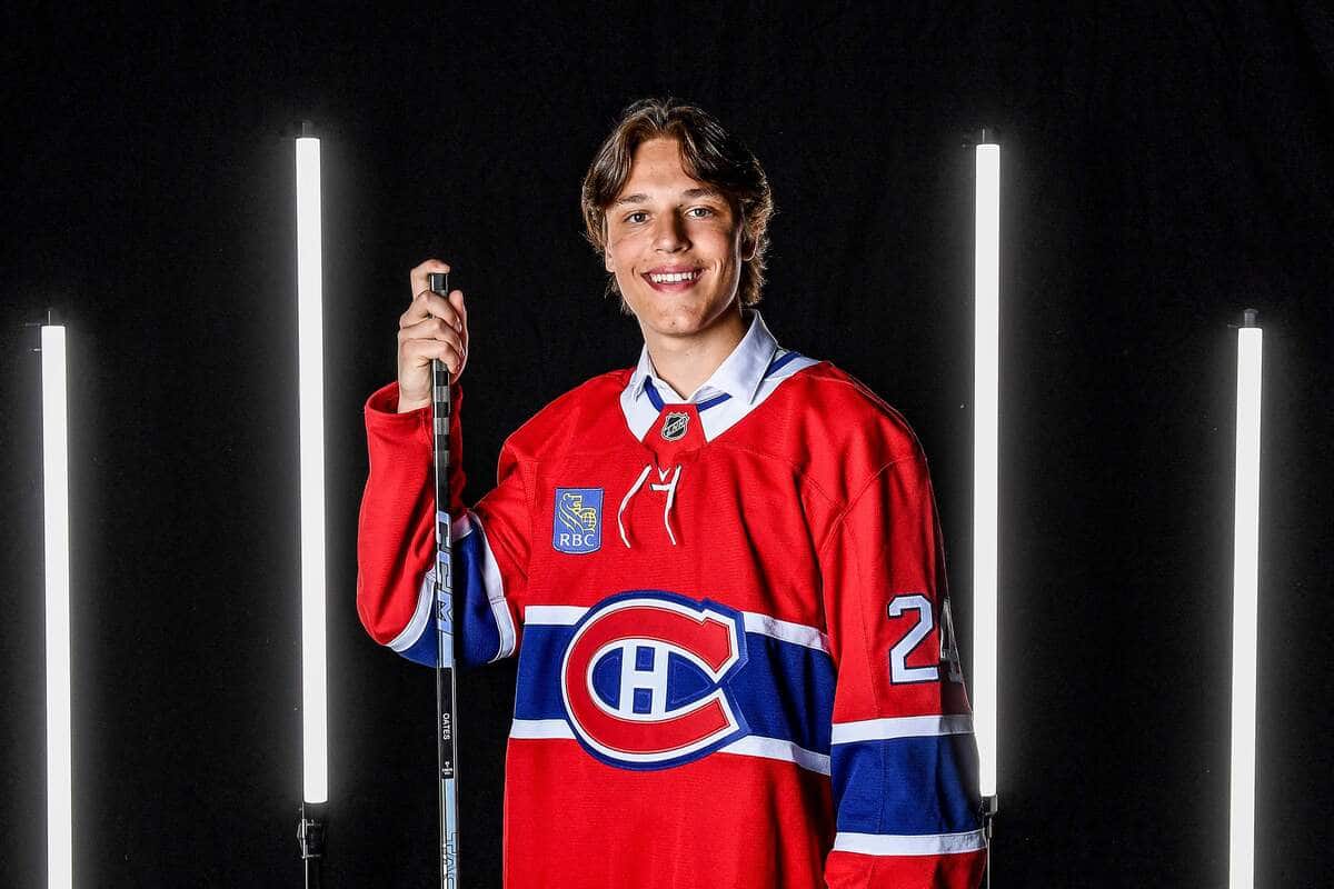 Espoir du CH: Logan Sawyer marque son premier but dans la NCAA - TVA Sports