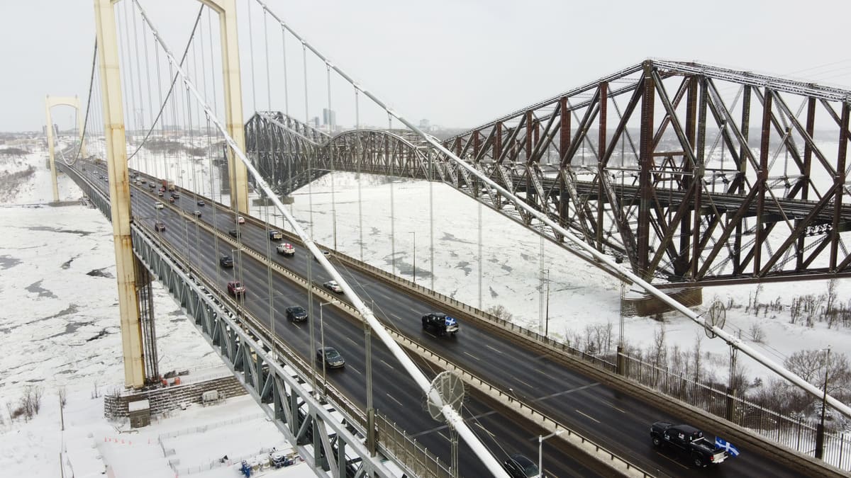 Tablier trop lourd pour le pont de Québec: le MTQ revoit actuellement ...