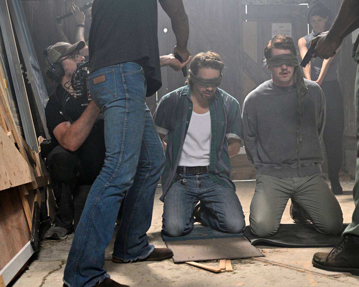 [VIDÉO] Voyez les premières images de la série «Société distincte» de ...