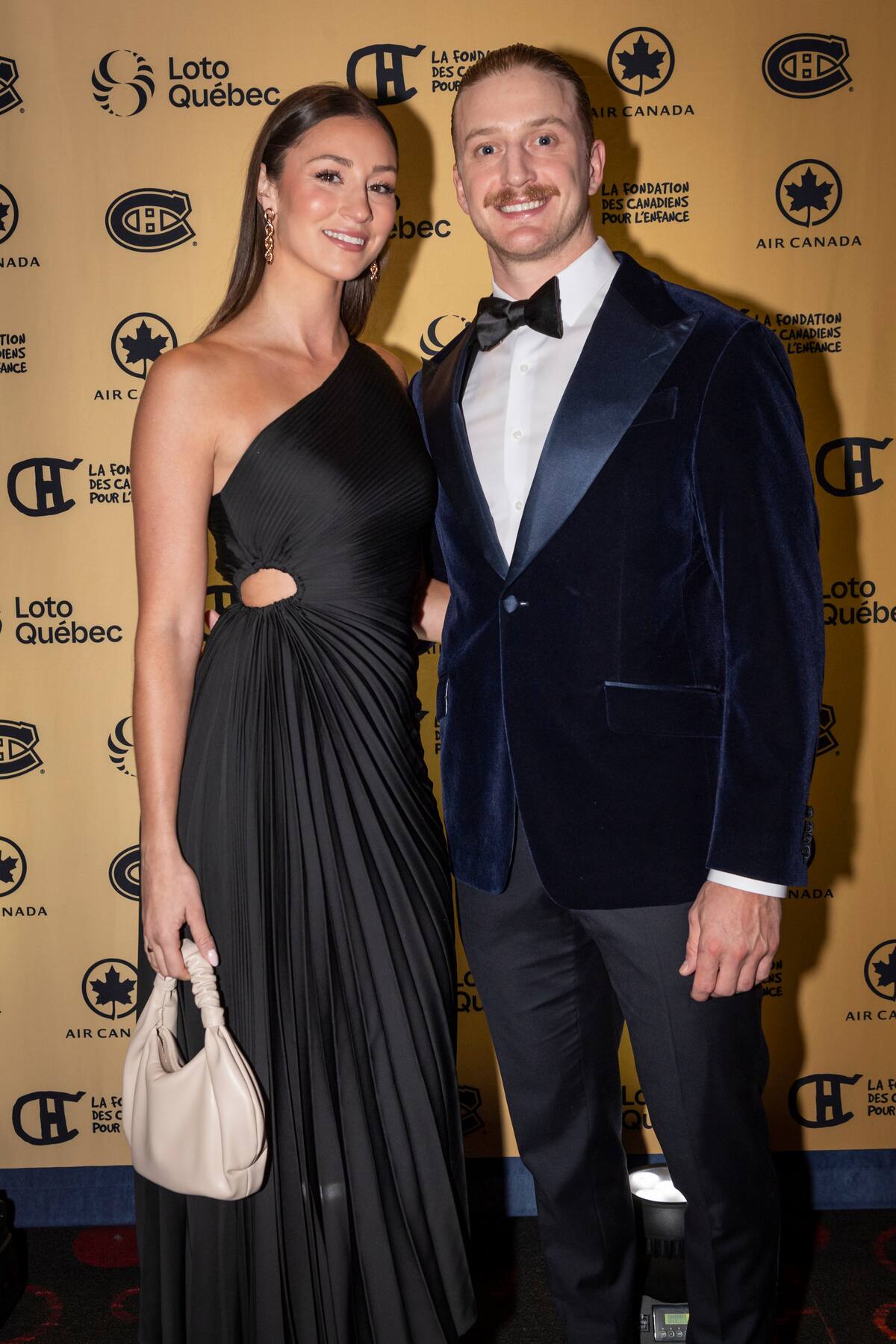 [EN PHOTOS] Les joueurs du Canadien et leurs conjointes déambulent sur ...