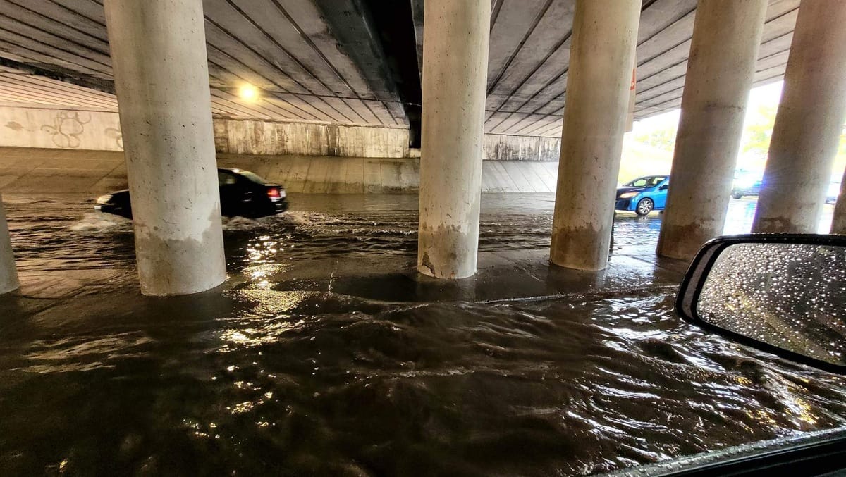 [PHOTOS] Montréal: des inondations nuisent aux déplacements | JDM
