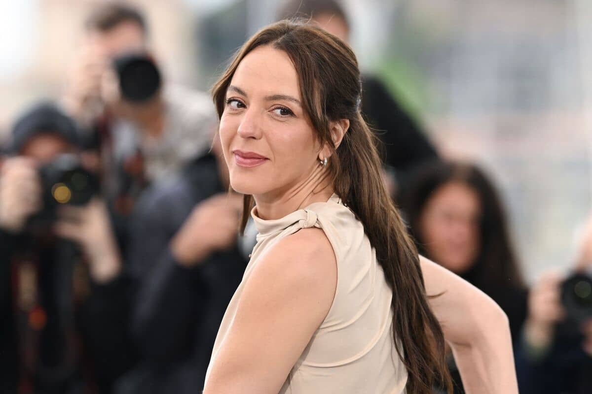 Monia Chokri brille sur le tapis rouge du film «Love Me Tender» au ...