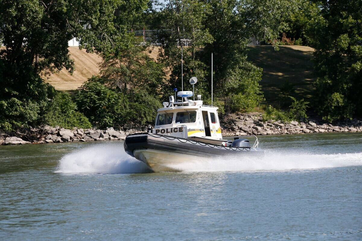 Recherches au Lac-Saint-Jean: un pêcheur a sombré dans la rivière ...
