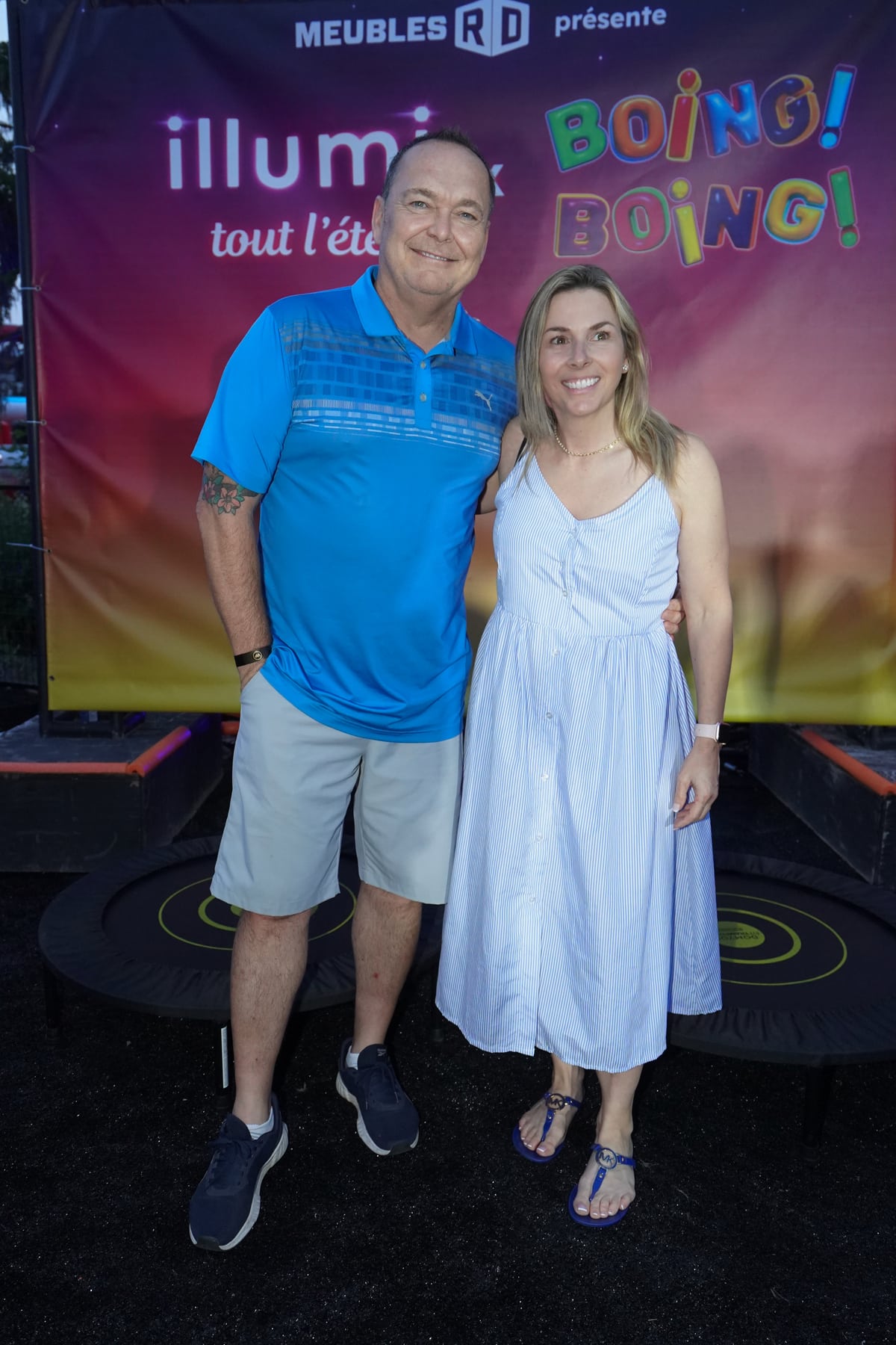 [PHOTOS] Les 16 membres de la famille Groulx sur le tapis rouge ludique ...
