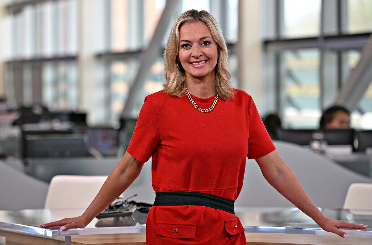 Julie Couture, cheffe d’antenne à TVA Québec, souligne ses 25 ans de ...