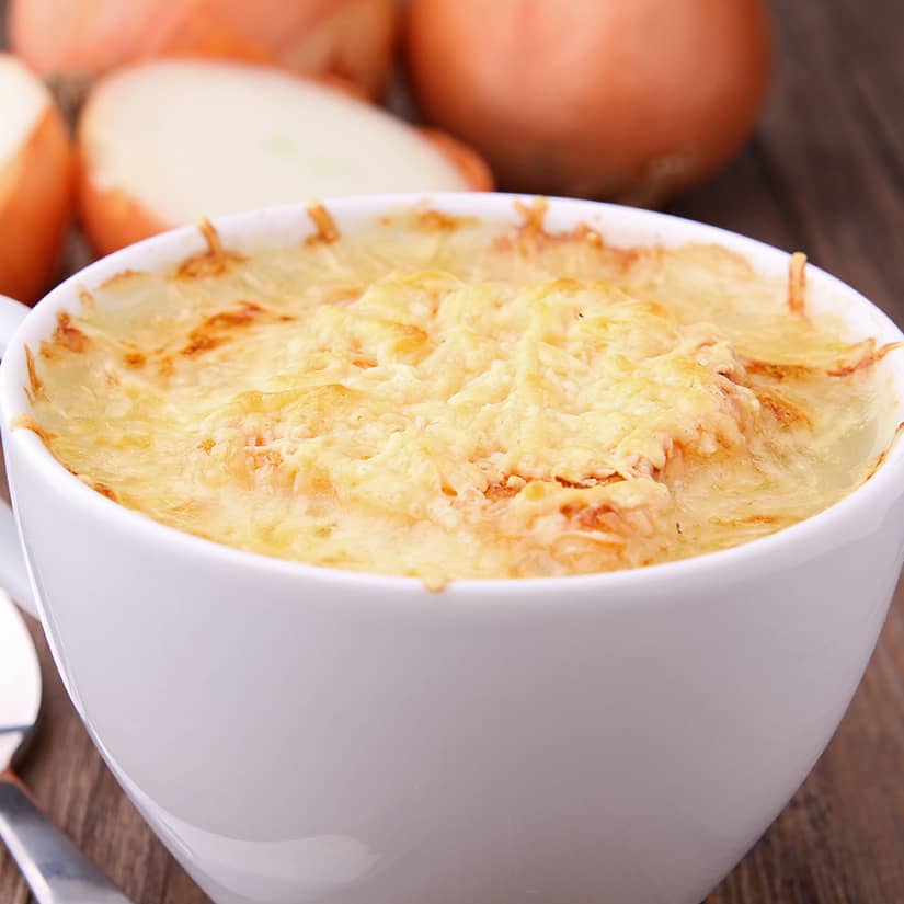 Soupe à l'oignon gratinée | Coup de pouce