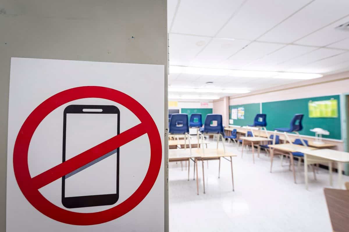 Israël interdit l’usage du téléphone portable dans les écoles primaires ...