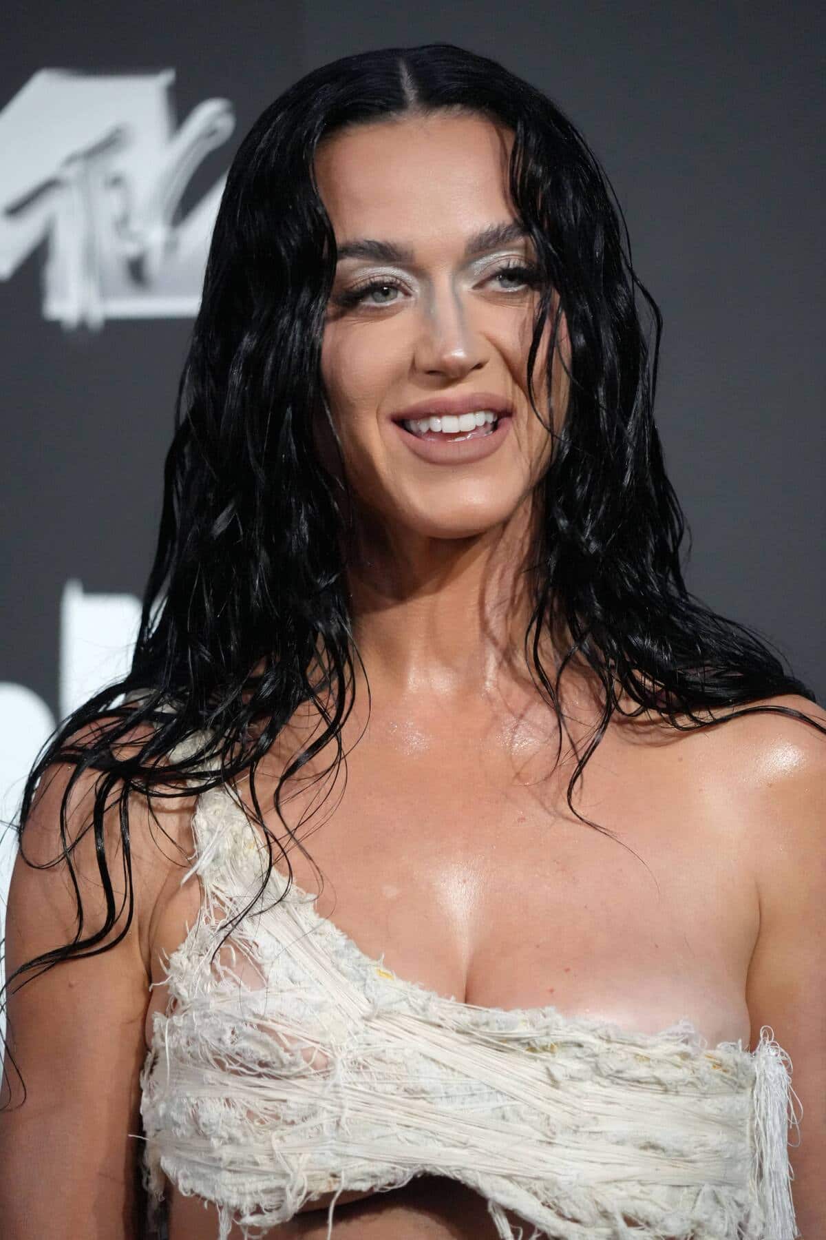 Katy Perry a chanté devant Céline Dion à Vegas: «J’ai été tellement honorée» | JDM