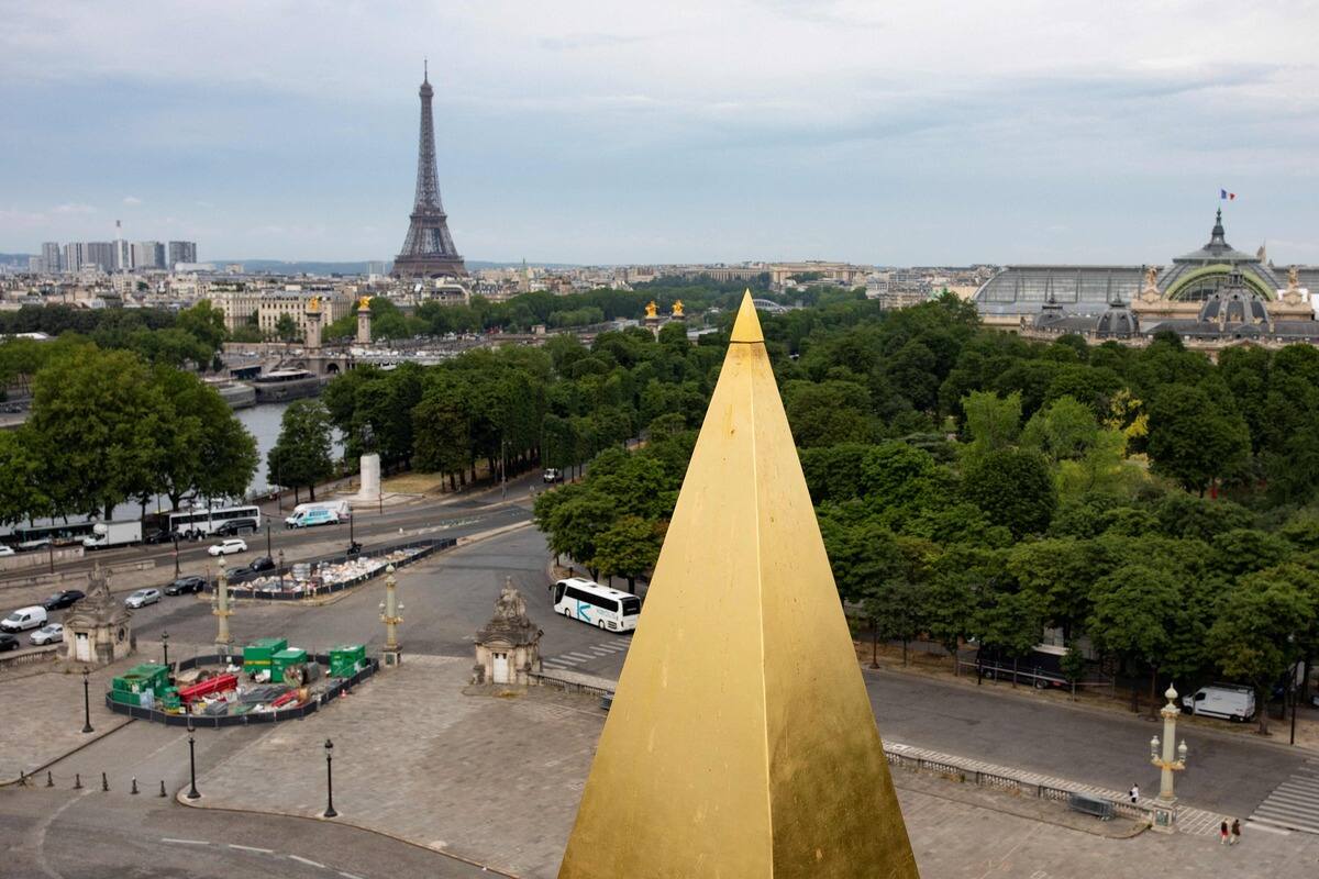 L'obélisque de la place de la Concorde a retrouvé sa pointe | TVA Nouvelles