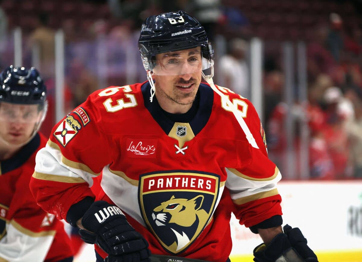 Lancer des rats sur Brad Marchand: le nouveau rituel des Panthers - TVA ...