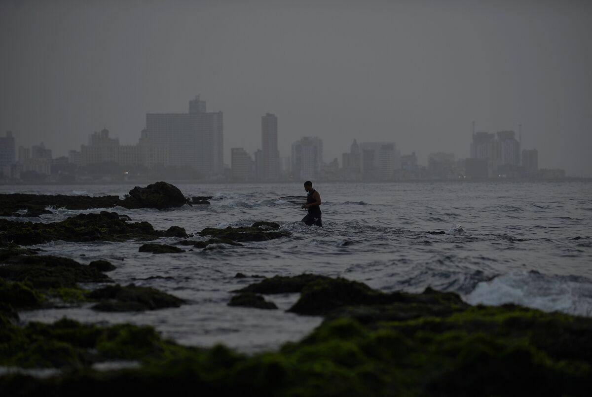 L'immense nuage issu du Sahara souffle sur Miami | TVA Nouvelles